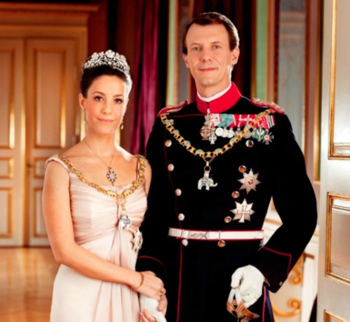 Prince Joachim and his family at car race – The Real My Royals