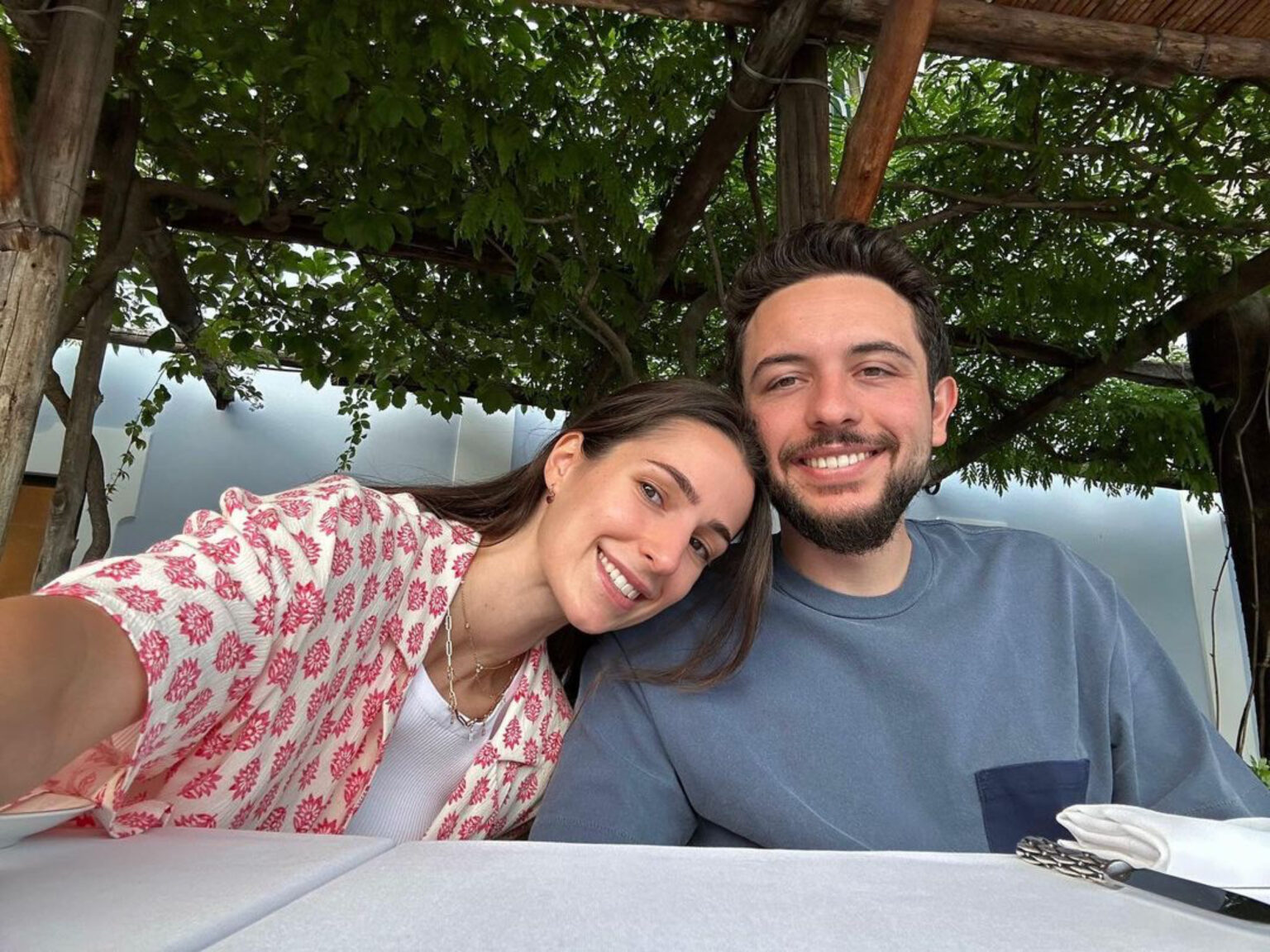 Crown Prince Hussein shared a new picture with Princess Rajwa! – The ...