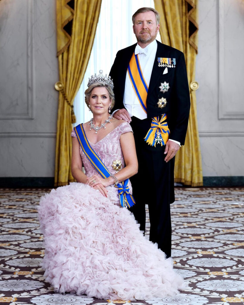 New Official Portraits of King Willem-Alexander and Queen Máxima of The ...