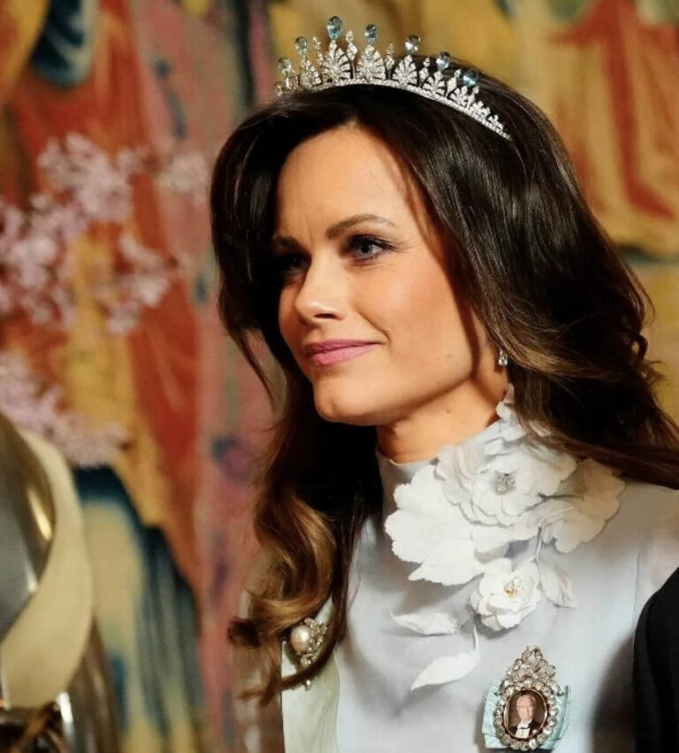 Page 4 – The Real My Royals