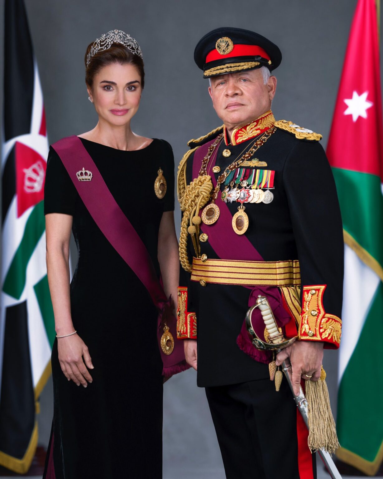 new Official Portrait of King Abdullah Il and Queen Rania of Jordan to ...