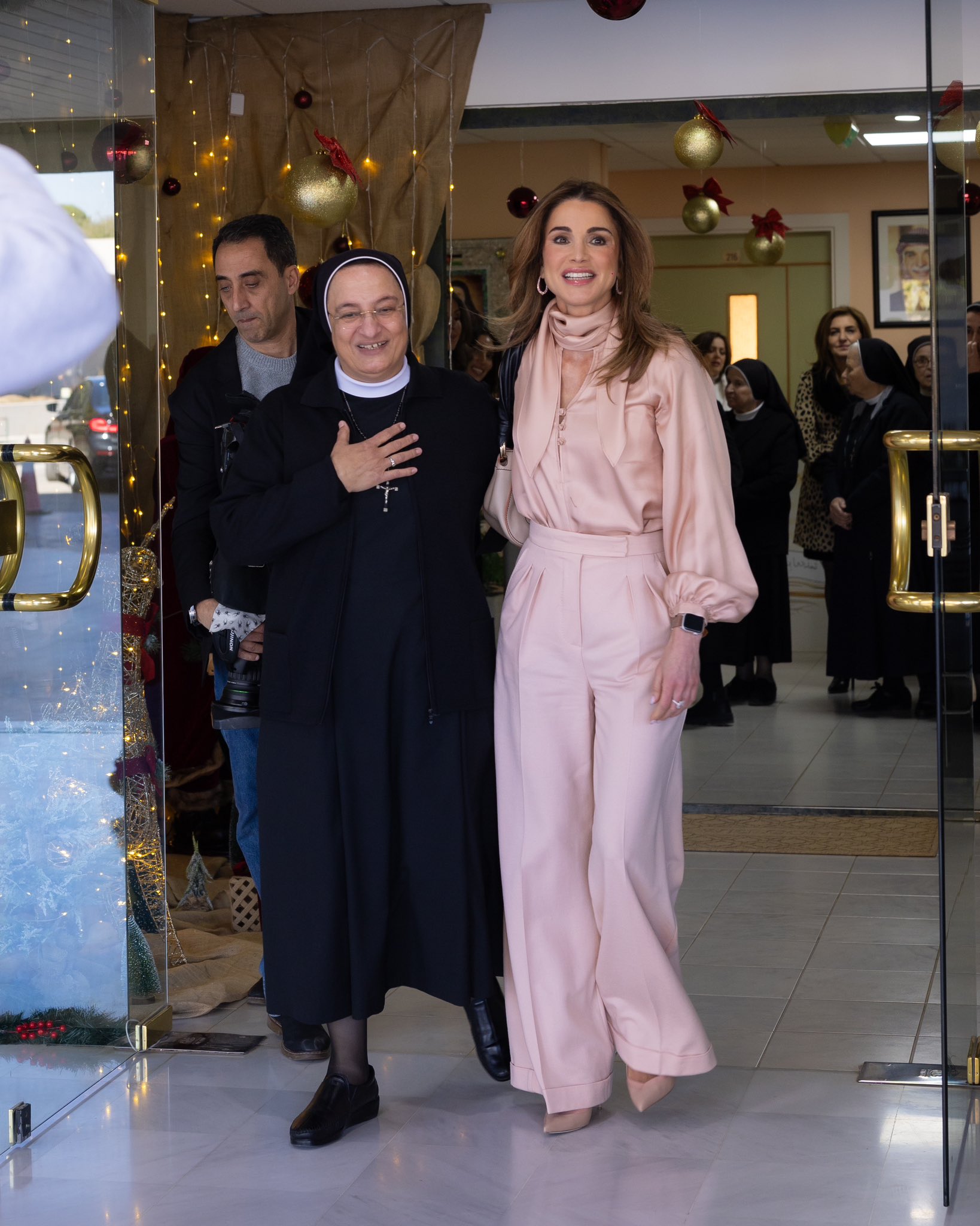 Queen Rania visit to the Rosary Sisters Visitation Home in Amman – The ...