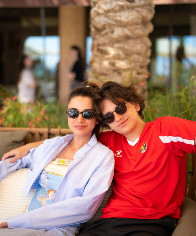 Queen Rania shared a new photo of herself and Prince Hashem – The Real ...