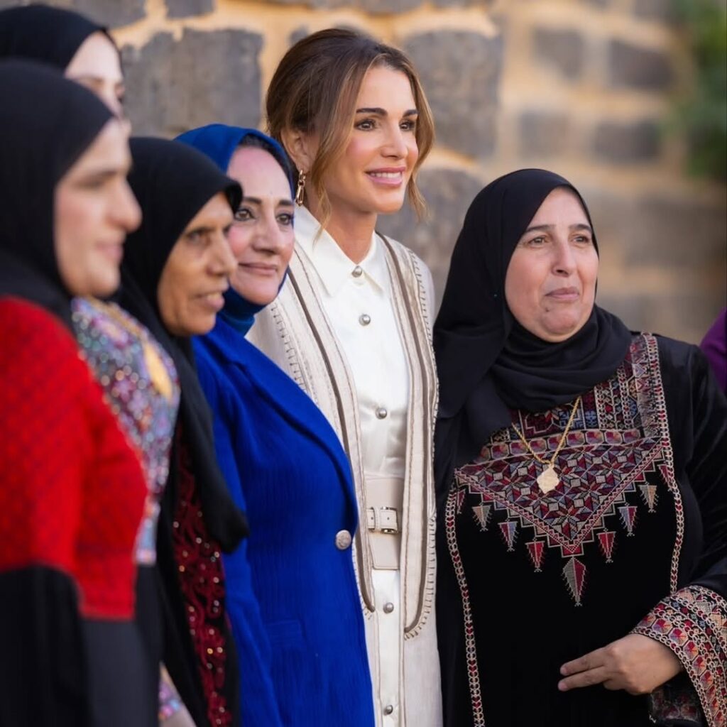 Queen rania met with the women of Al Mafraq in Umm Al-Jimal – The Real My Royals