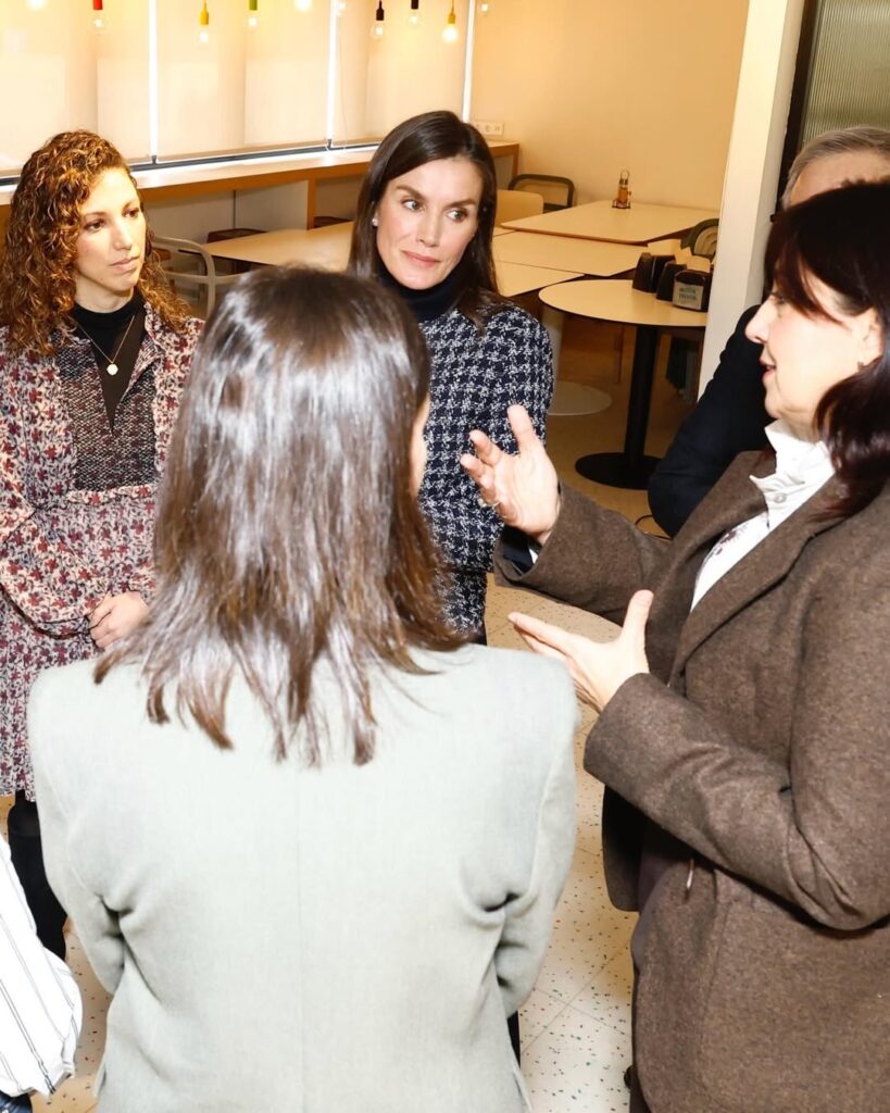 Queen Letizia attended a meeting of the Spanish Association Against ...
